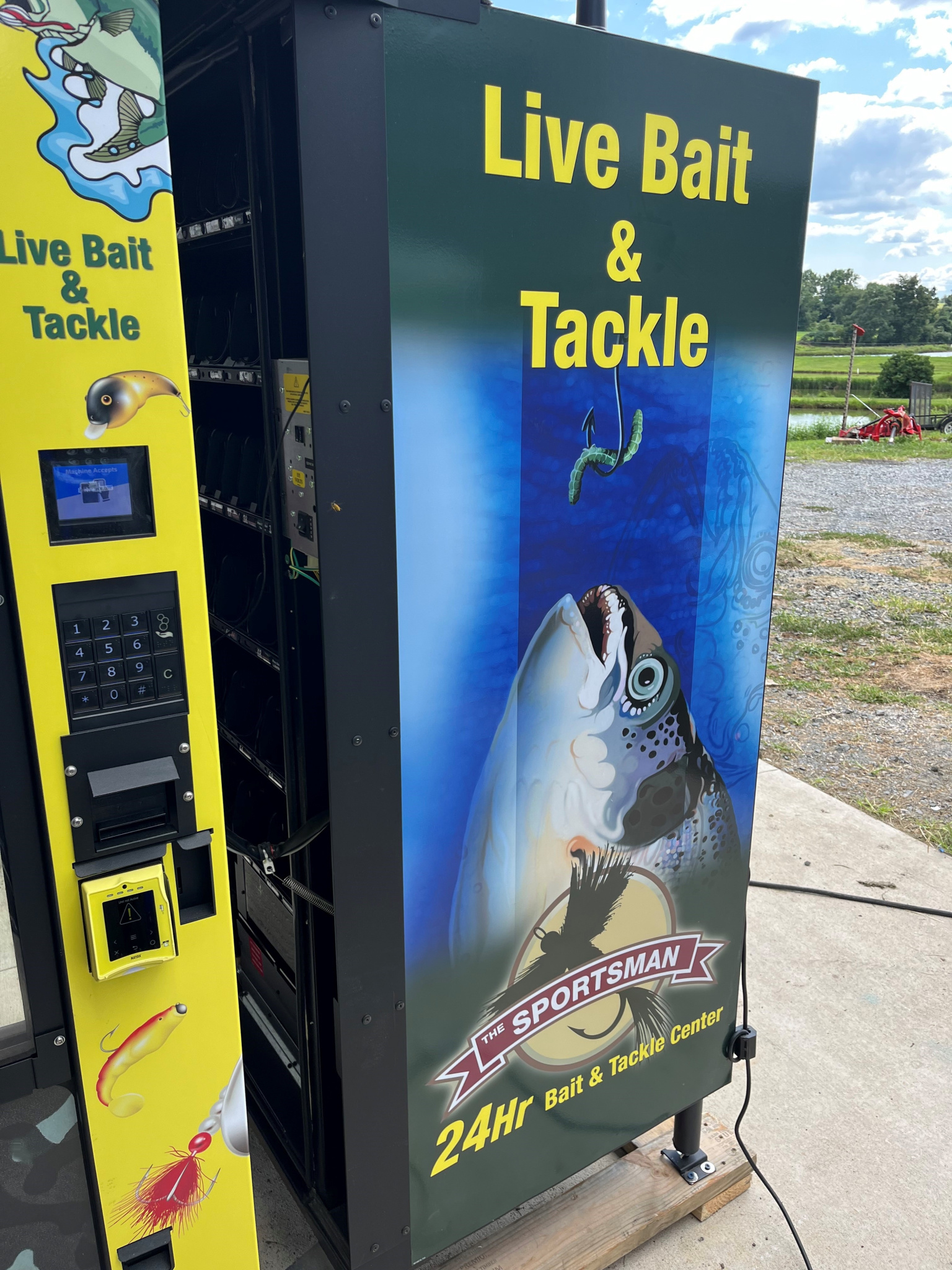 Reman, Blemish & Used Machines - Live Bait Vending.com